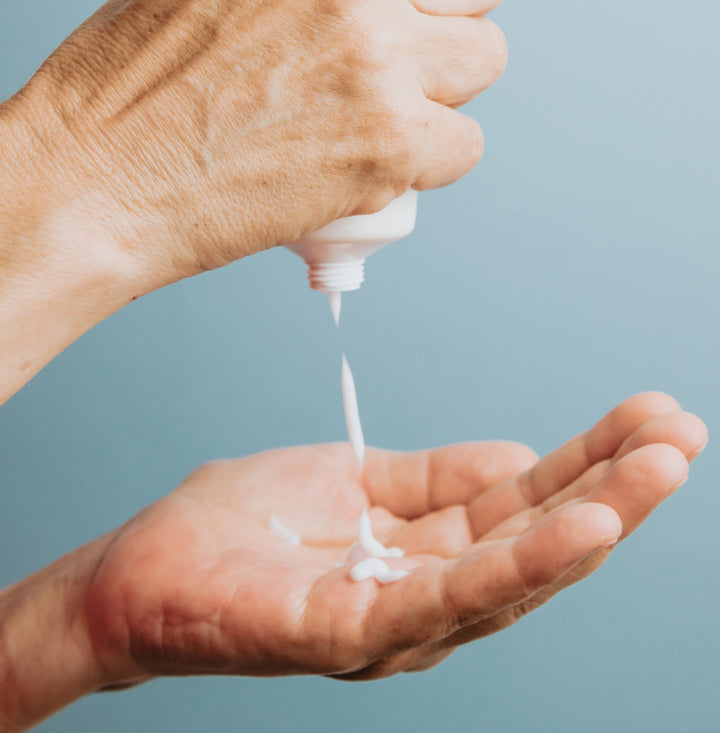 KOMFORTTO ISOTONIC OPHTHALMIC OINTMENT 5G – Pharmazone